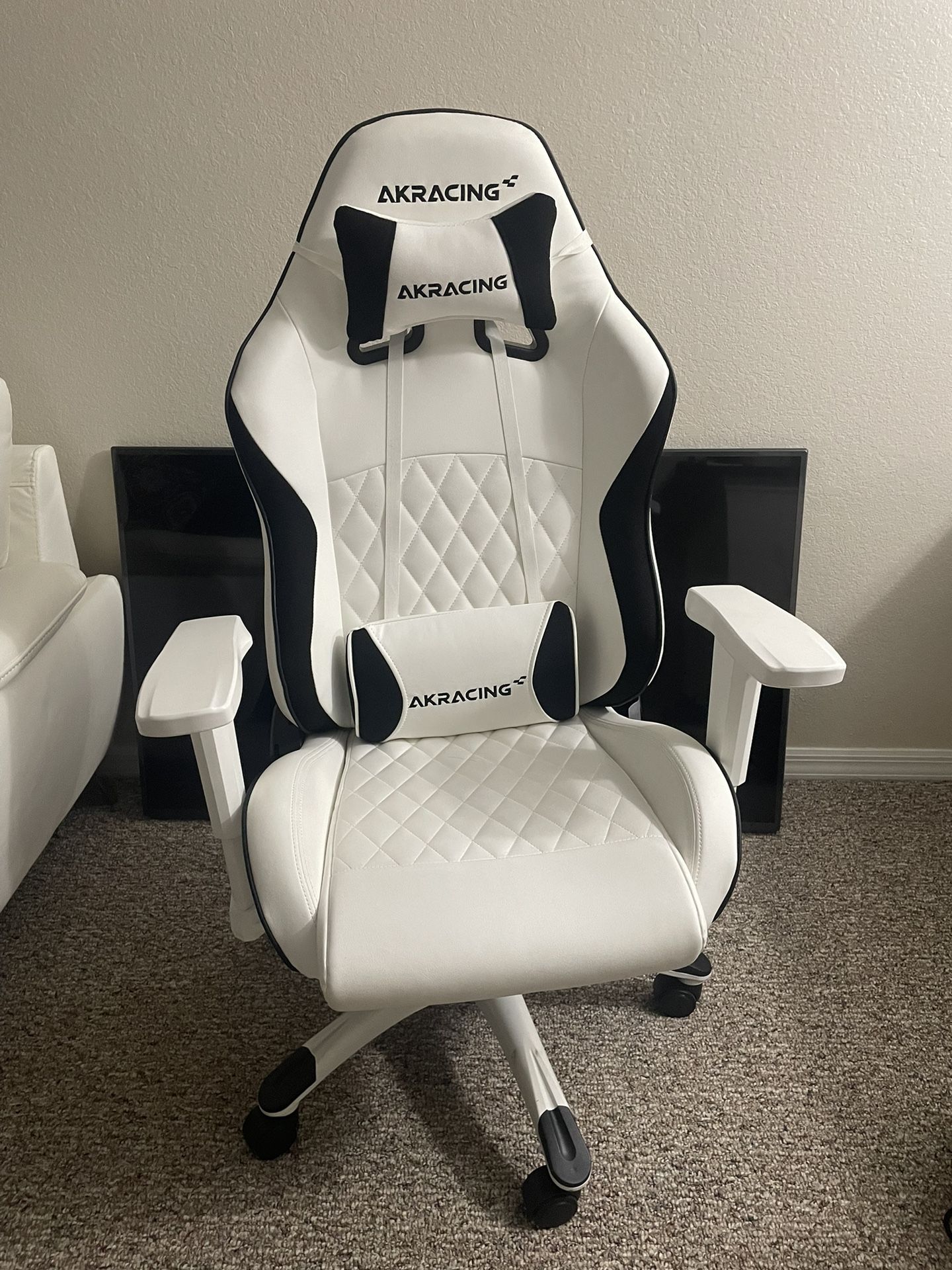 AKRacing California Gaming Chair for Sale in West Palm Beach, FL - OfferUp