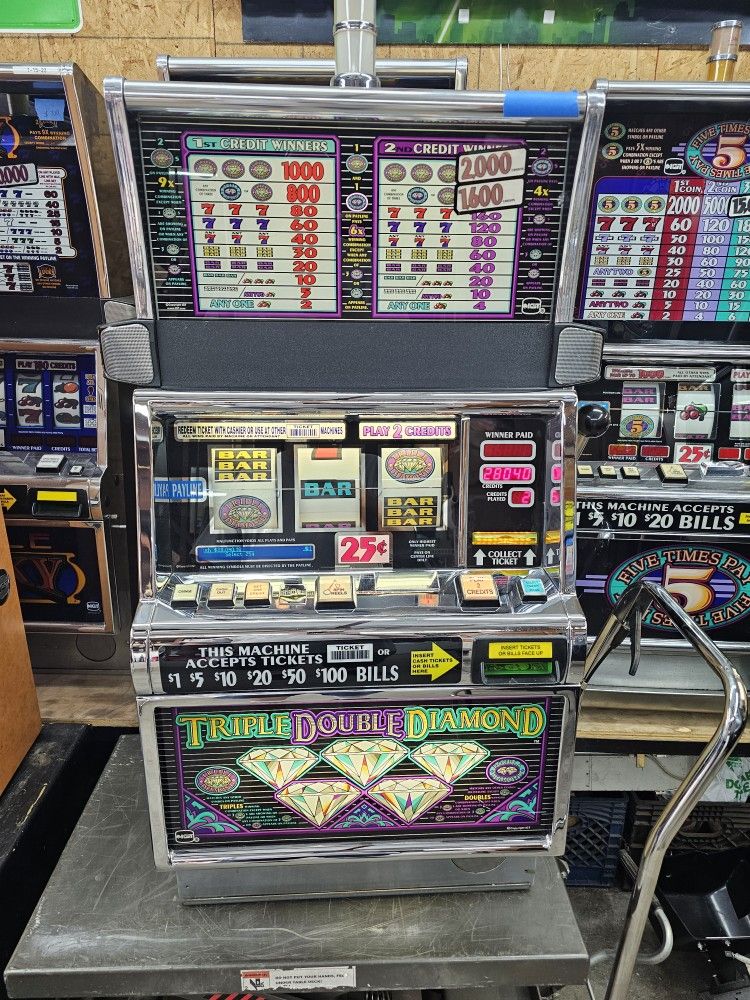 IGT SLOT MACHINE (triple Double Diamond) for Sale in Lakewood, CA - OfferUp