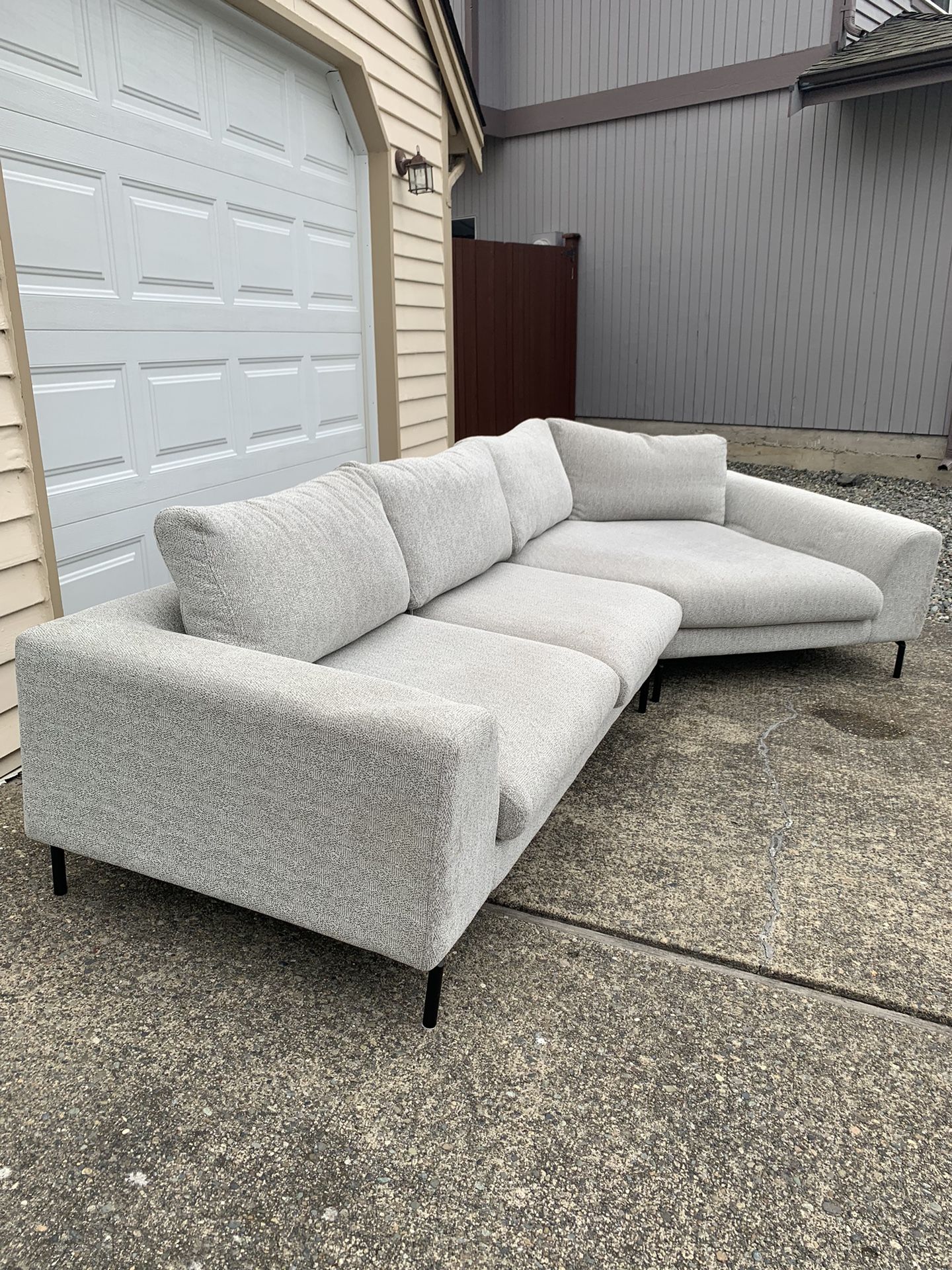 *PENDING* $800 OBO Dania Rowena Right Cuddler Sectional Couch ...