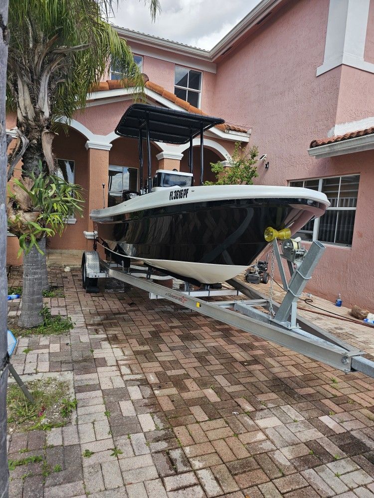 2010 18 ft boat mojito panga made by rivolta yachts has a 2015 mercury ...
