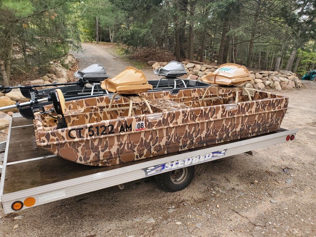 Bantam 3X Camo Fishing/Duck Boat for Sale in Southington, CT - OfferUp