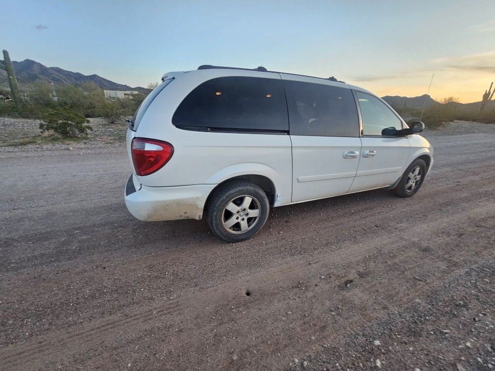 2005 Dodge Grand caravan Similar to Honda Toyota Nissan Chevy Ford ...