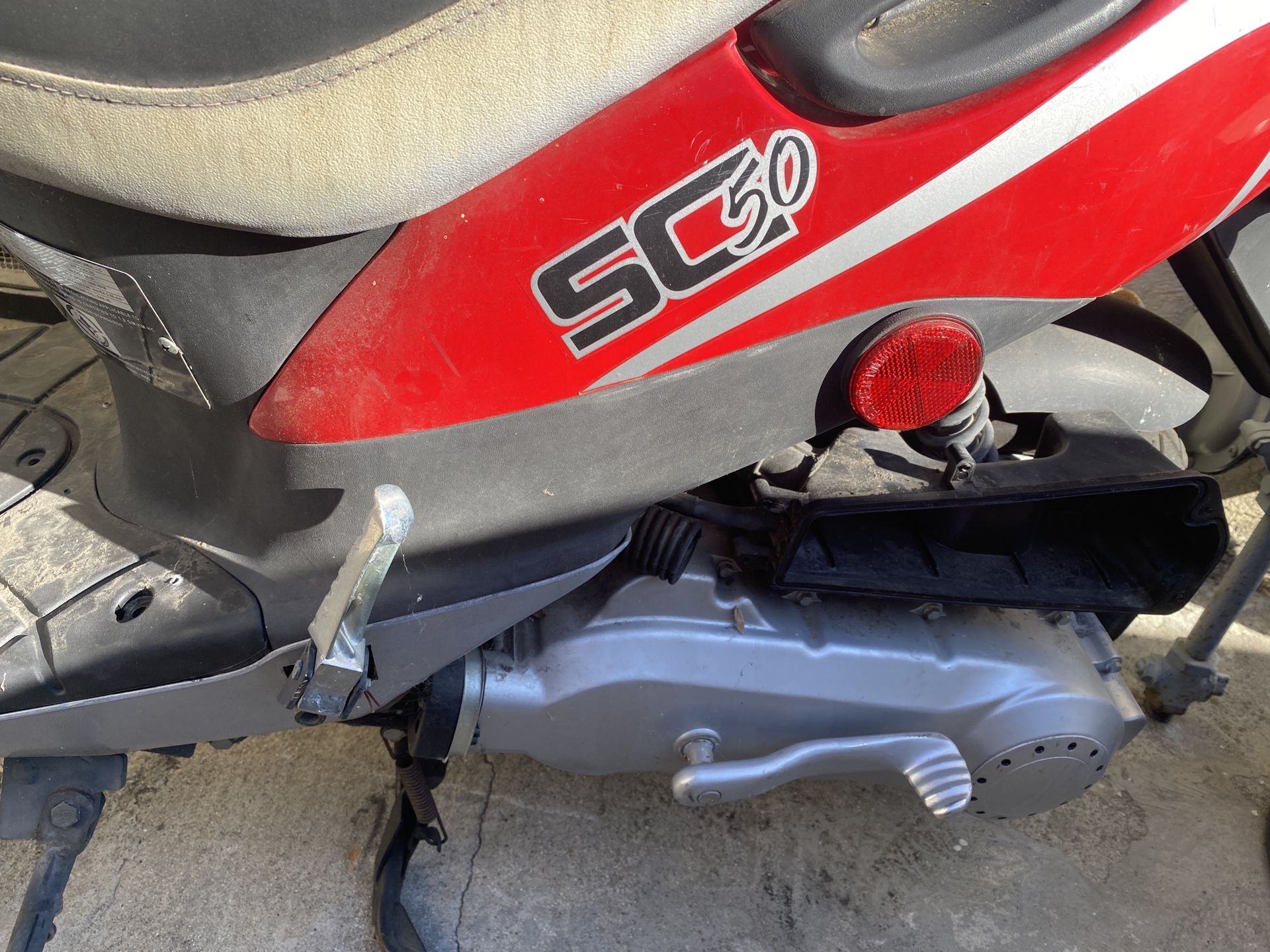 50cc Scooter As Is For Parts for Sale in Hawthorne, CA - OfferUp
