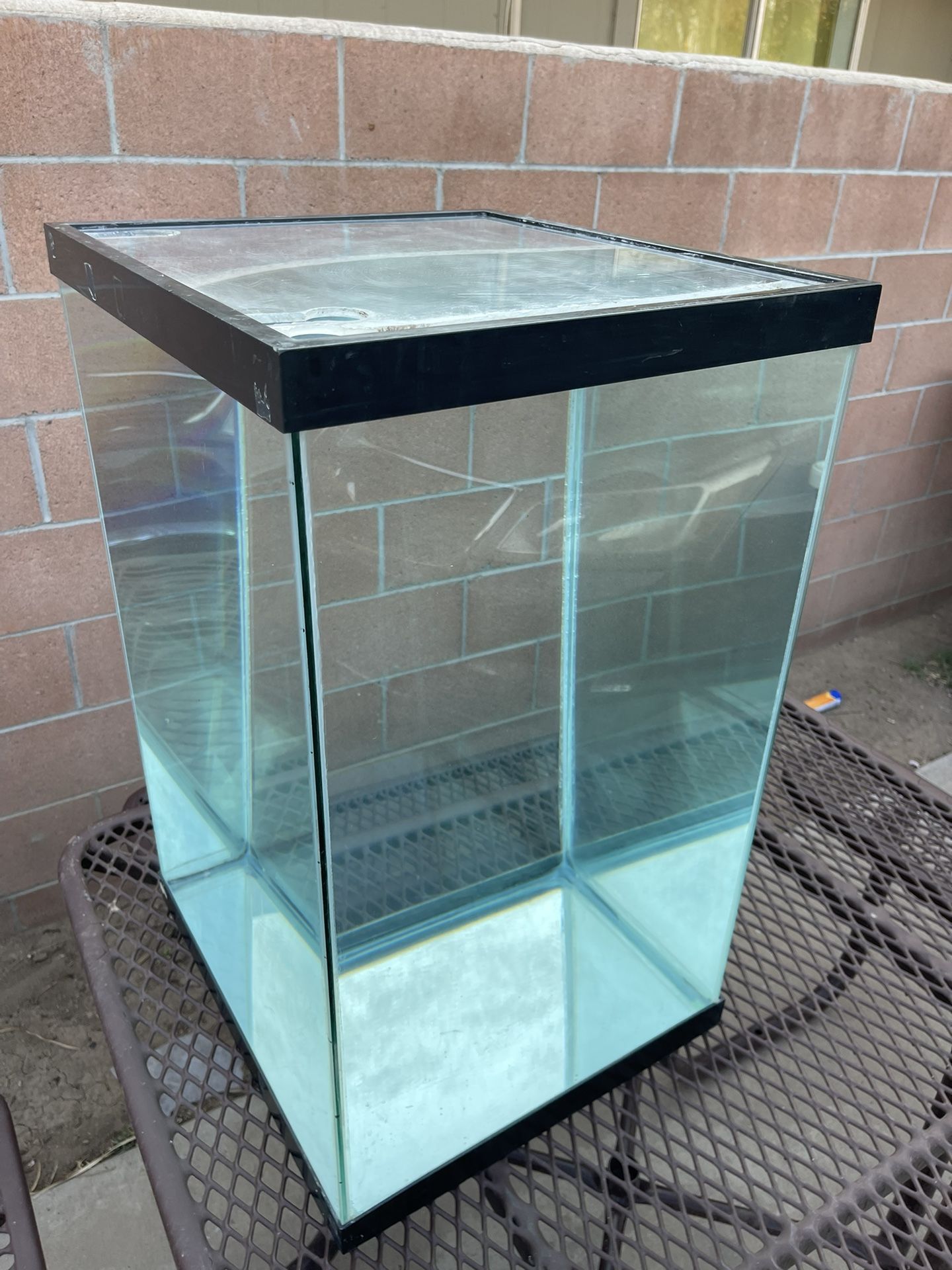 Cube 45 gallon Fish Tank Aquarium $100 for Sale in Phoenix, AZ - OfferUp