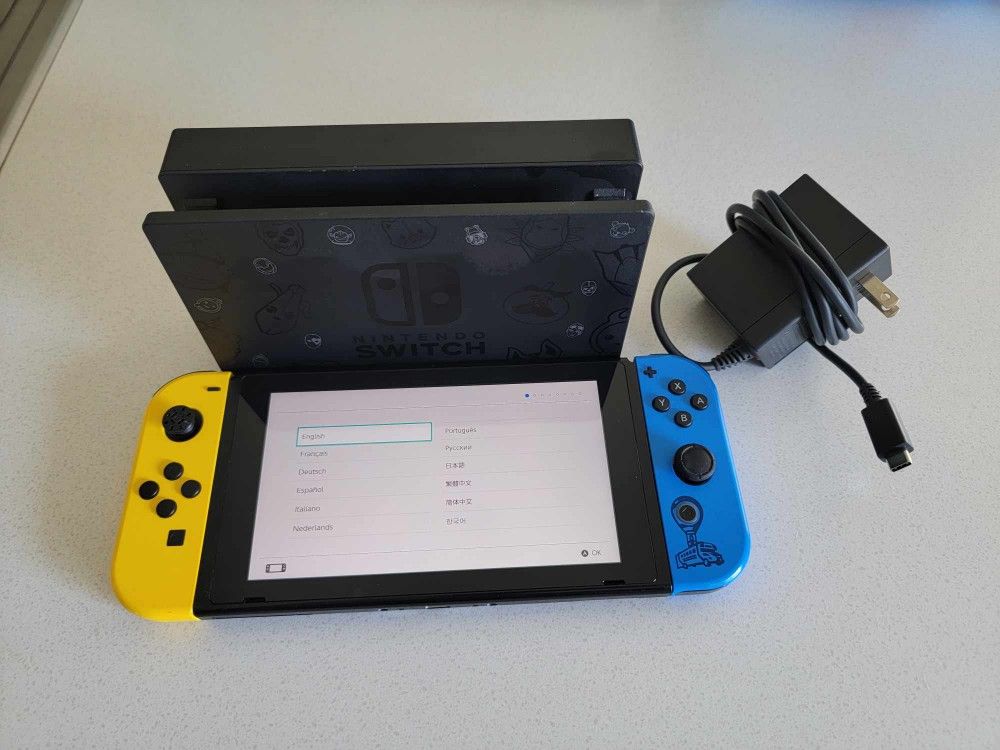Nintendo switch Fortnite wildcat bundle for Sale in Arlington, WA - OfferUp
