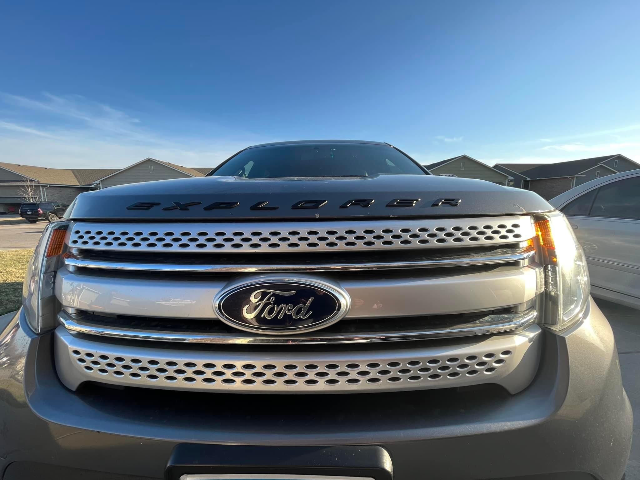 Ford Explorer front Grill for Sale in Park City, KS - OfferUp