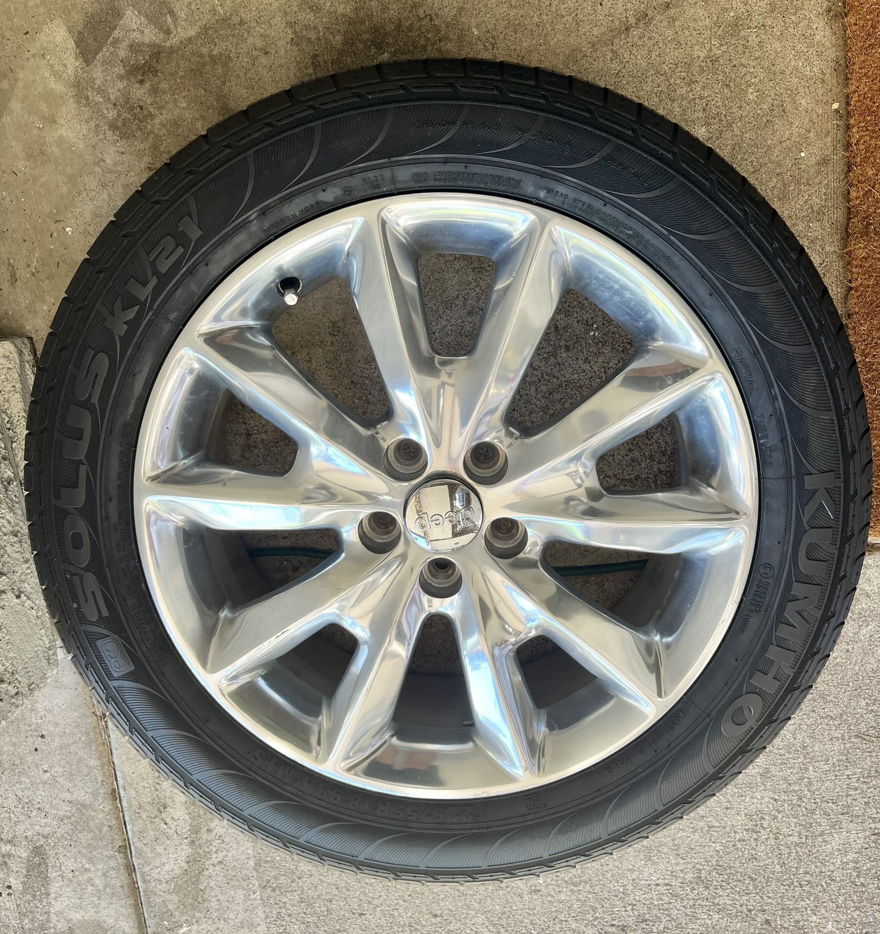 Jeep Cherokee Tire & Rim for Sale in Lake Forest, CA - OfferUp