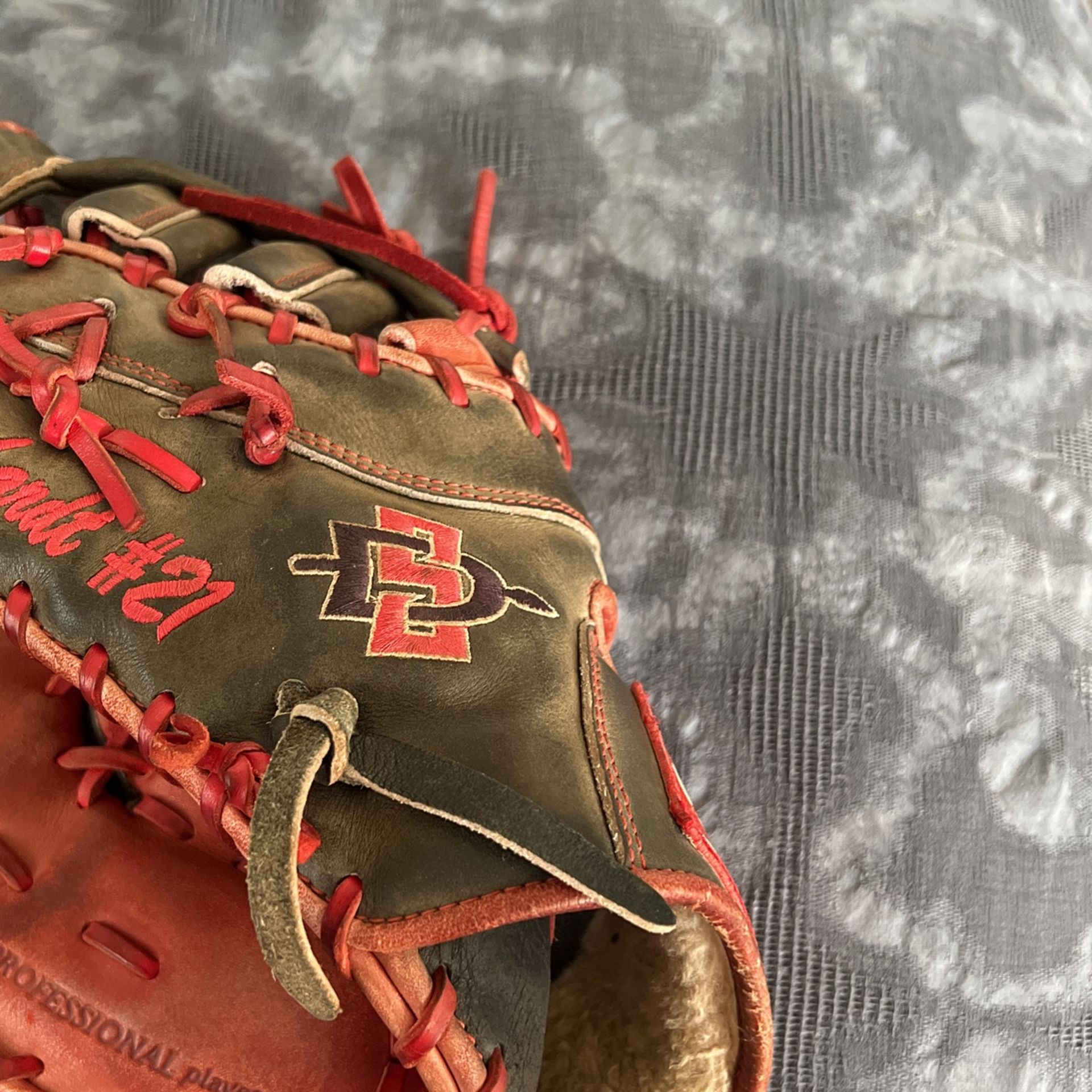Left Handed First Baseman’s Glove Sdsu for Sale in Chula Vista, CA ...