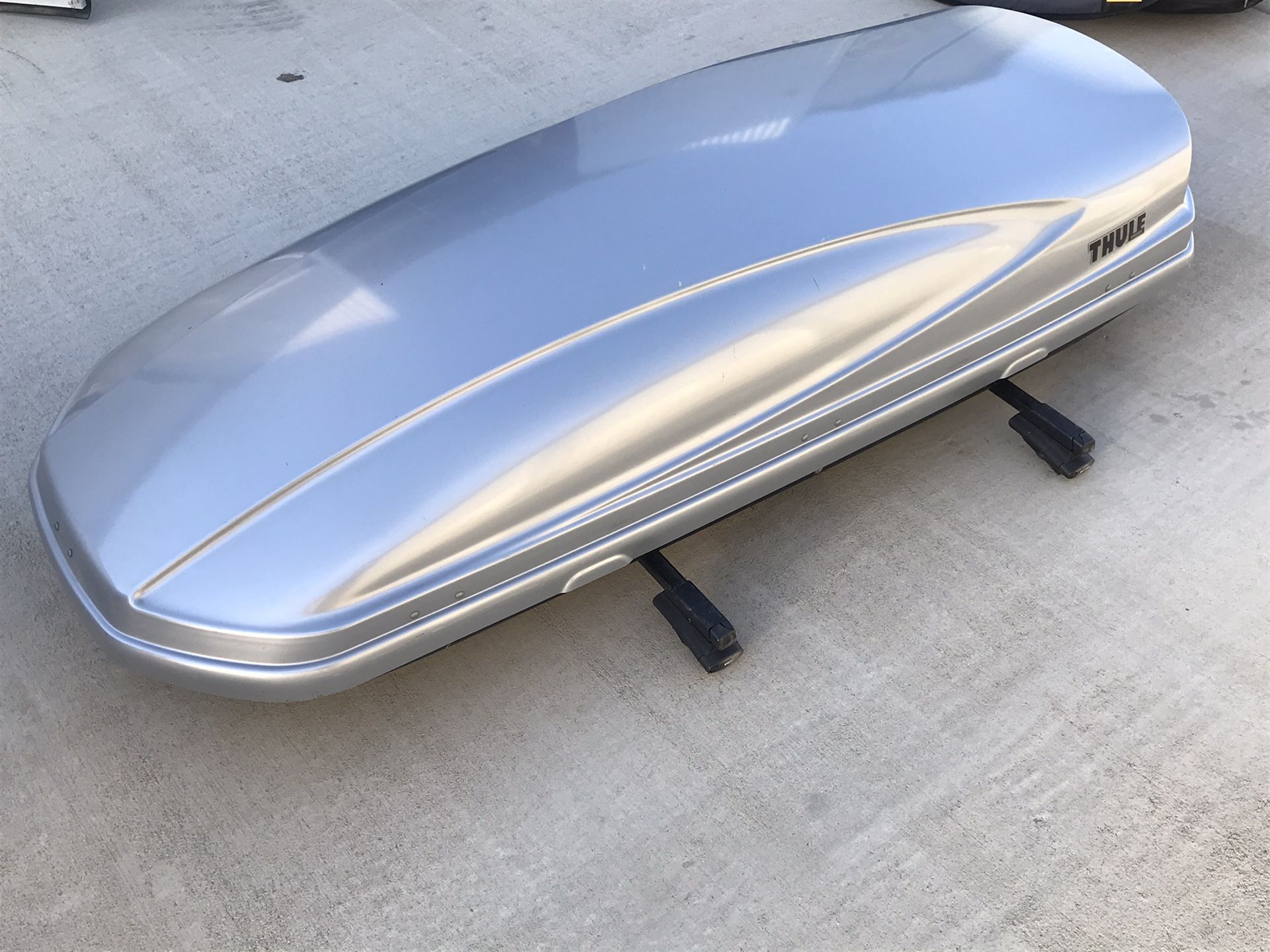 Thule Atlantis 1800 for Sale in Bakersfield, CA - OfferUp