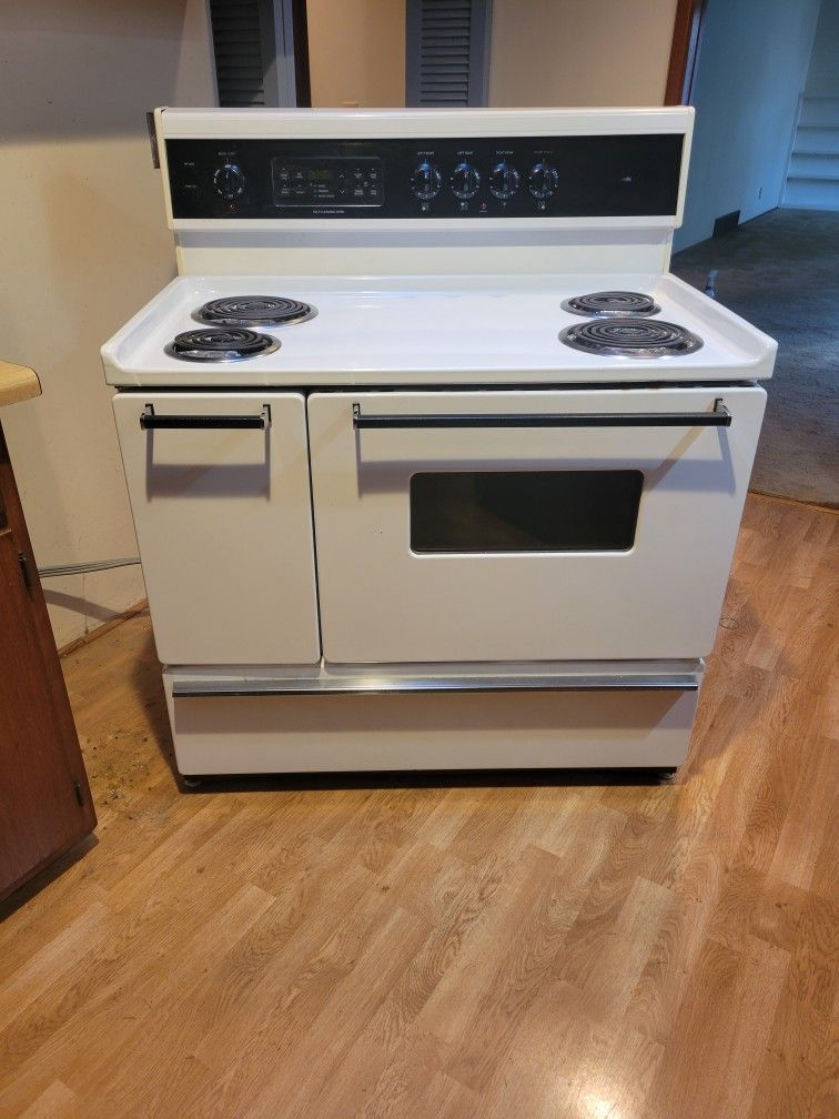 36" Vintage Electric Range for Sale in Seattle, WA - OfferUp