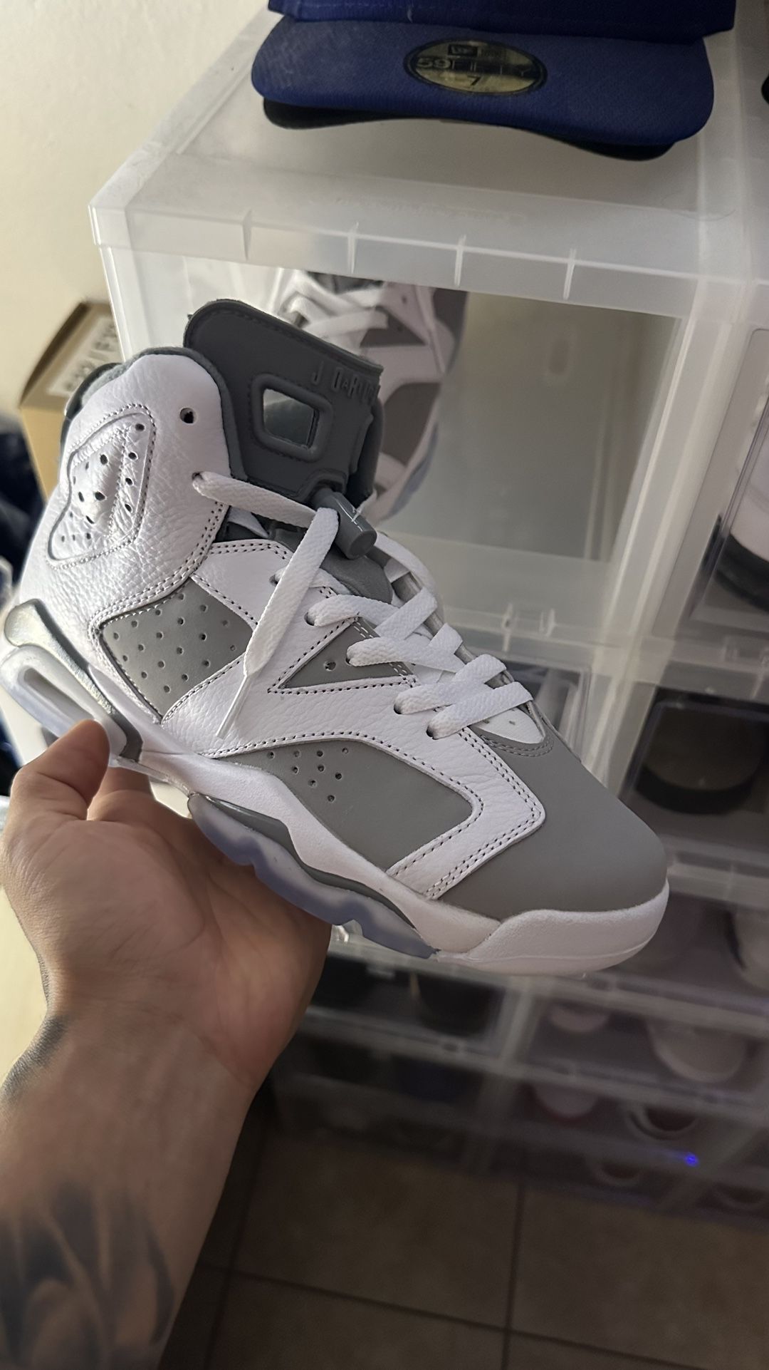Retro 6 Cool Grey