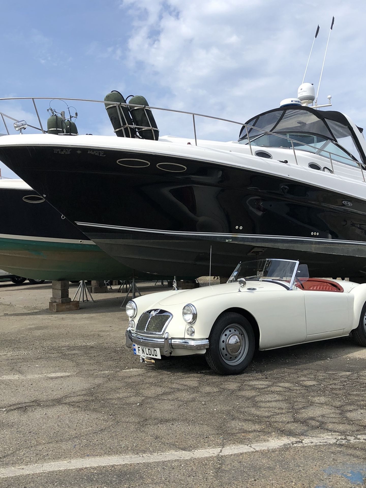 Sundancer Pontoon Boats For Sale - ZeBoats