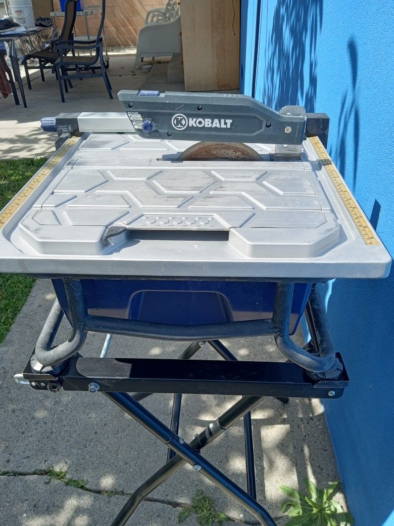 $50 - Kobalt Tile Table Saw with Stand - 7" 5.8 Amp 3500 RPM (Like New ...