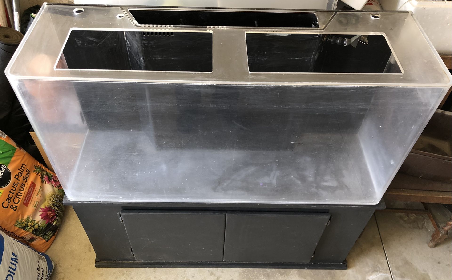 75 Gallon Aquarium Fish Tank and Stand for Sale in San Bernardino, CA ...