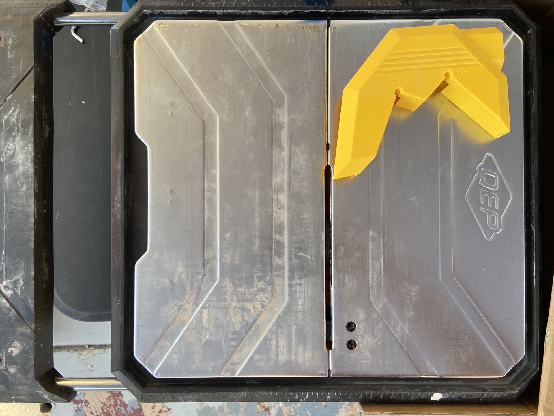 QEP 650 XT Tile Wet saw with extension table 7 in (missing Rip Guide ...