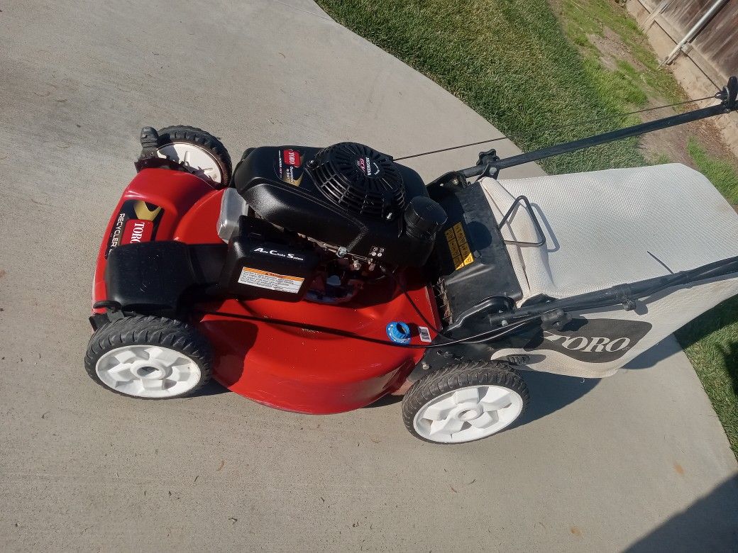 Toro PUSH Mower for Sale in Visalia, CA - OfferUp