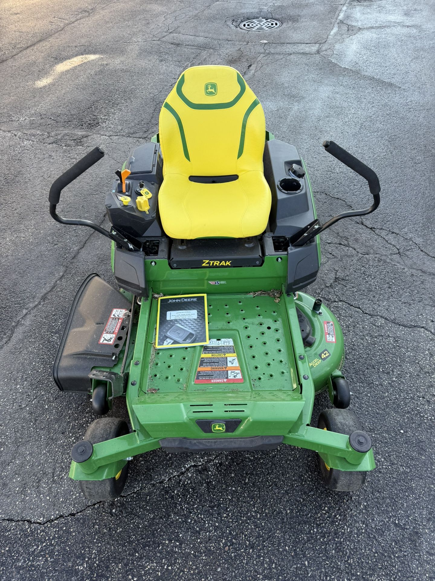 John Deere Z320M Zero Turn Lawnmower for Sale in Ontarioville, IL - OfferUp