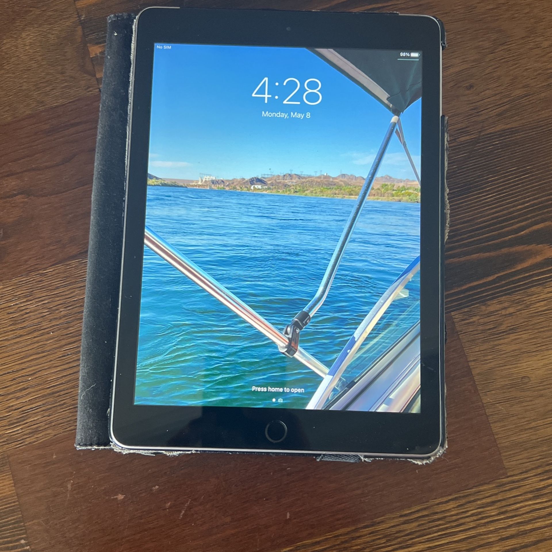 iPad Sixth Generation for Sale in Menifee, CA - OfferUp