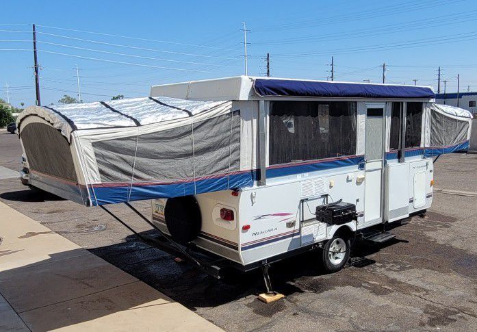 2005 Fleetwood Pop Up Tent Trailer/Camper for Sale in Gilbert, AZ - OfferUp
