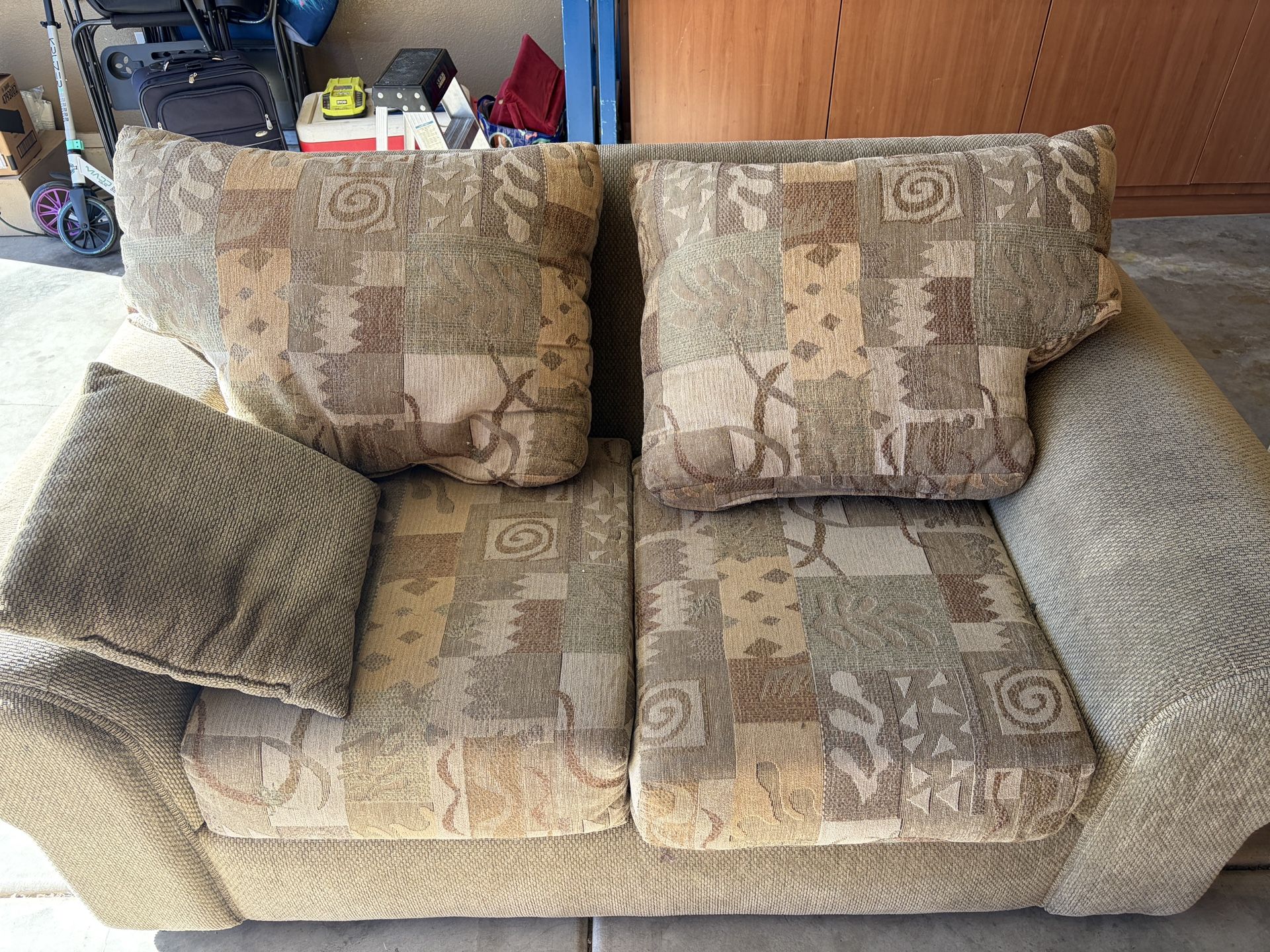 FREE LIVING ROOM SET for Sale in Goodyear, AZ - OfferUp