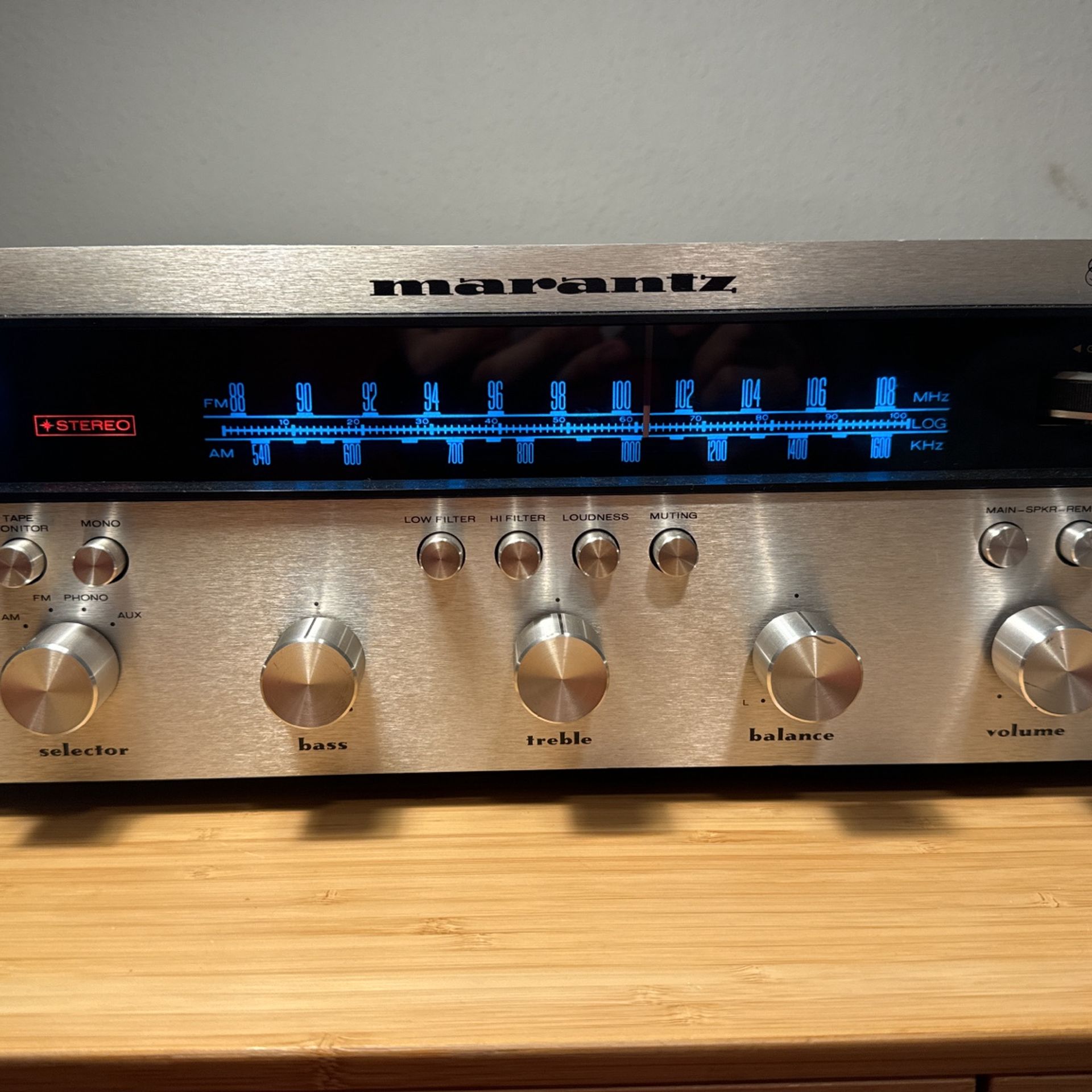 Beautiful Vintage Marantz 2220 Stereo Receiver for Sale in Bellevue, WA ...