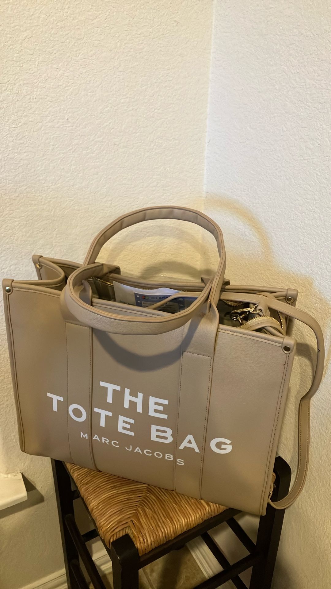 Marc Jacobs Tote Bag for Sale in Austin, TX - OfferUp