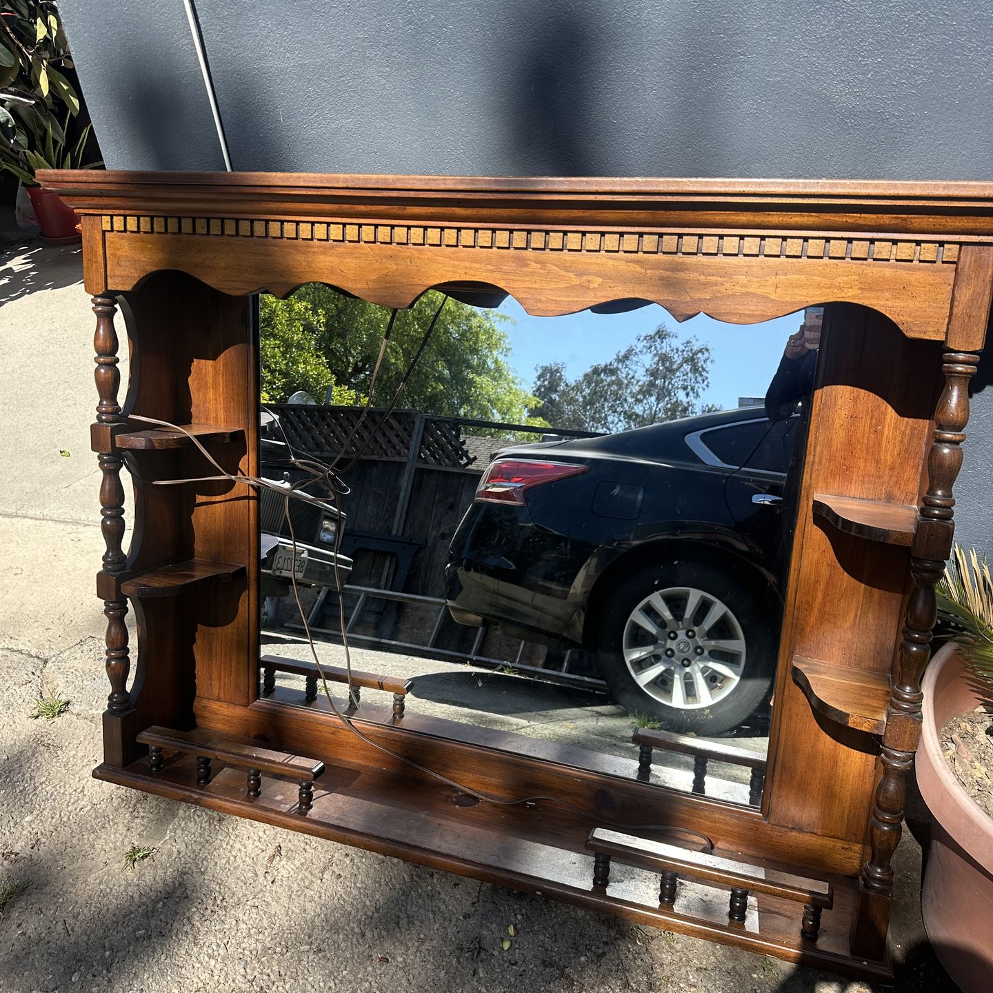 Mirror for the top of a dresser for Sale in Altadena, CA - OfferUp