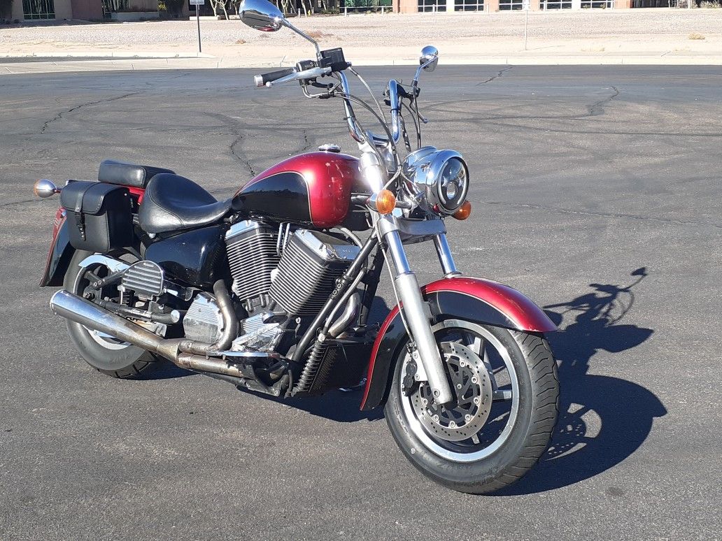 1999 Victory V92c Value