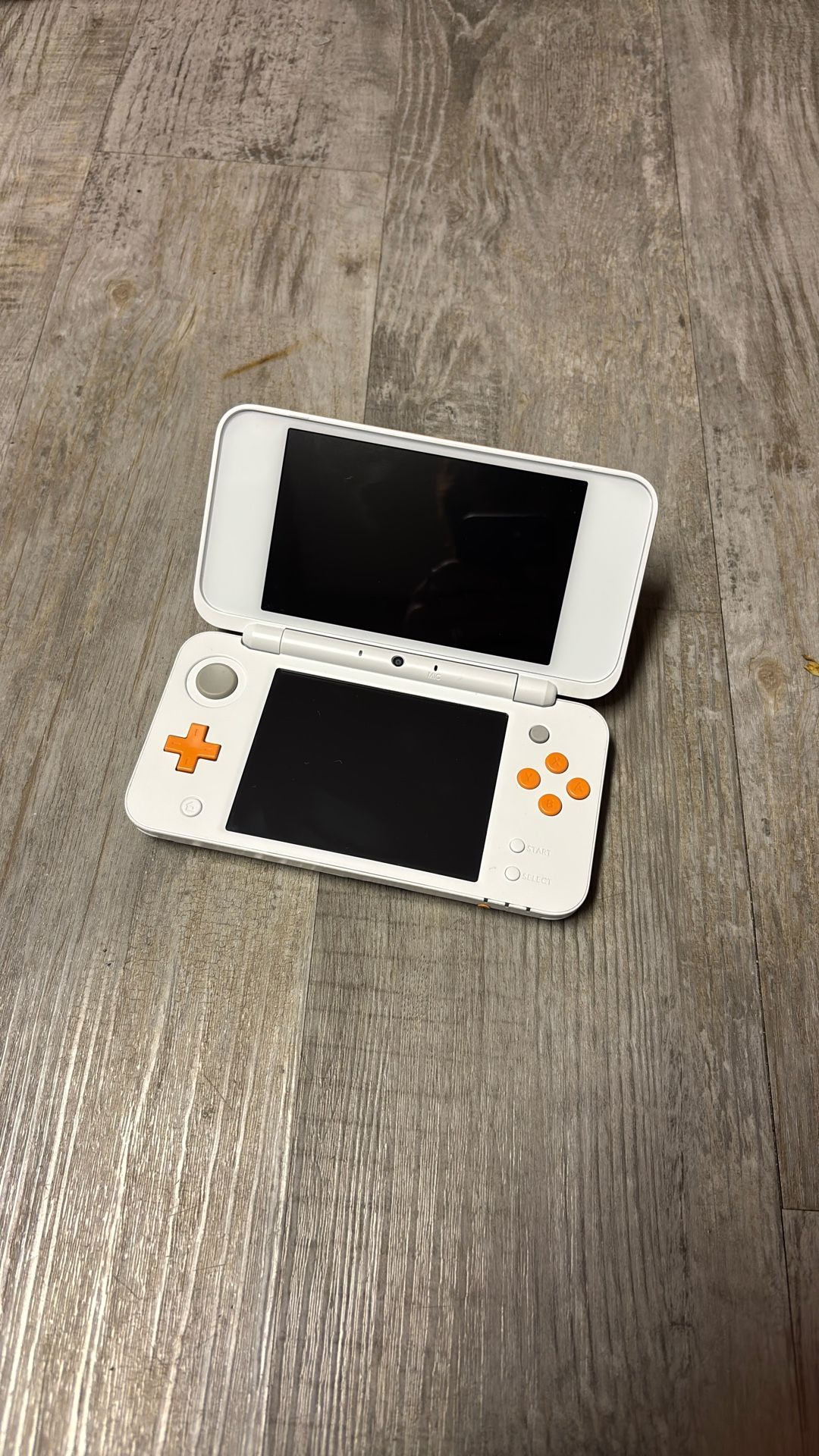 New Nintendo 2ds XL White And Orange for Sale in Mount Prospect, IL ...