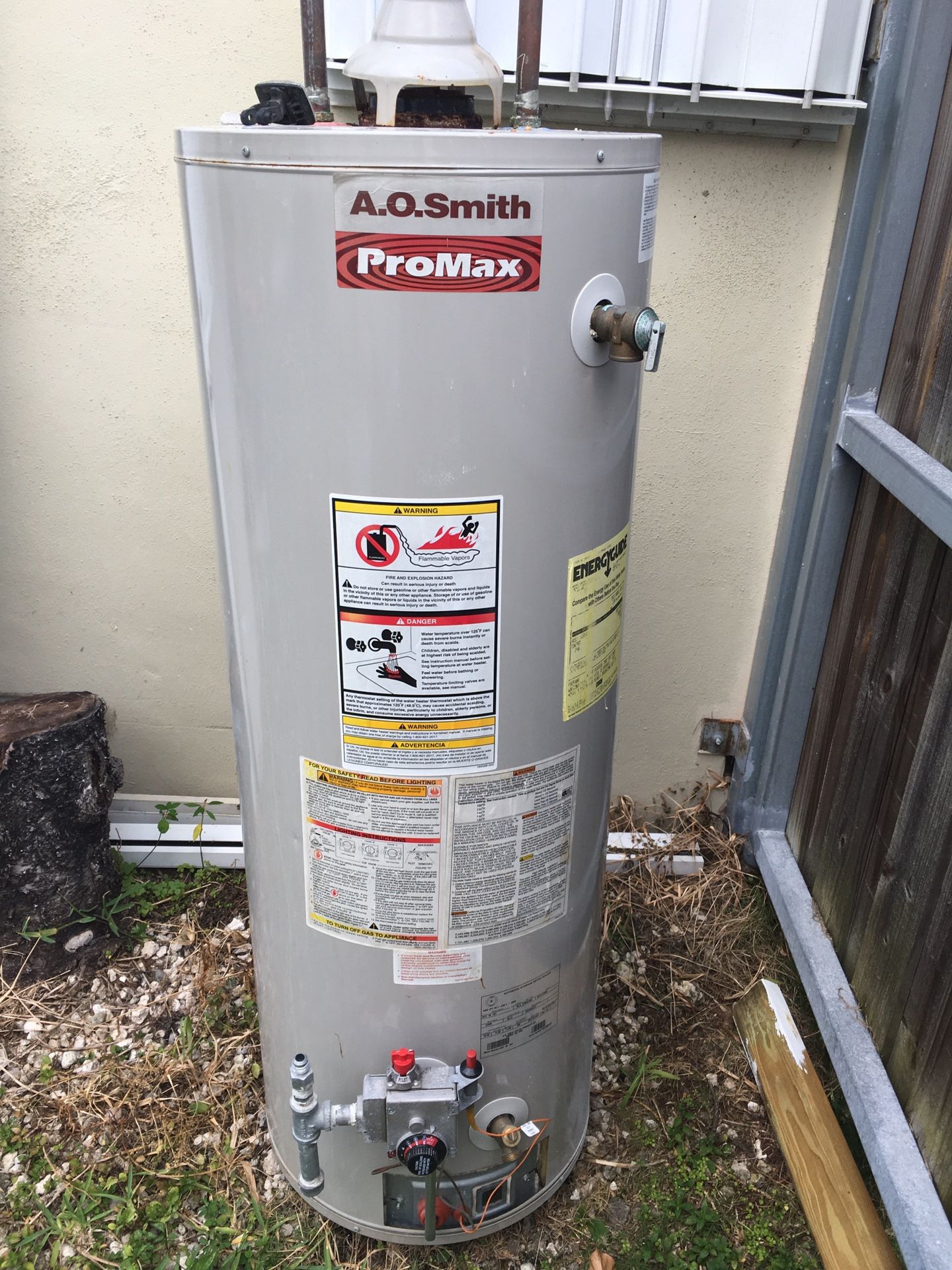 Hot water heater 40 gal. A.O. Smith ProMax gas for Sale in Miami, FL ...