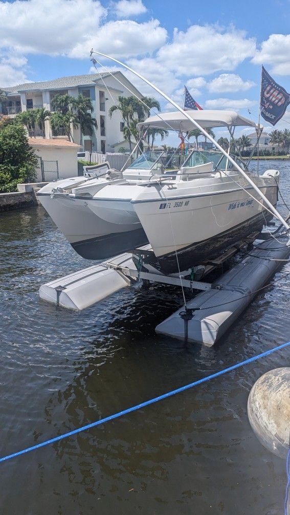 Sunstream Float Lift Boat Lift for Sale in Pompano Beach, FL - OfferUp