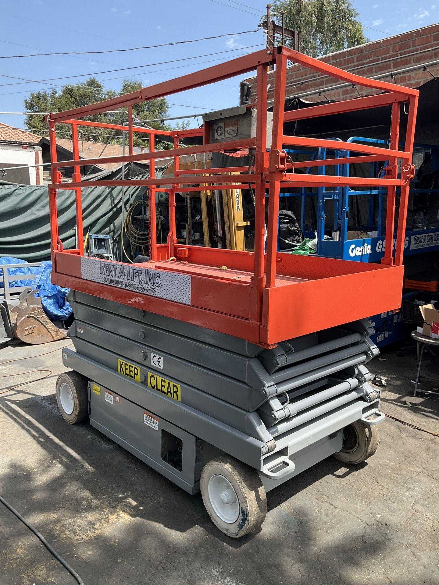 26’ Scissor lift for Sale in Downey, CA - OfferUp