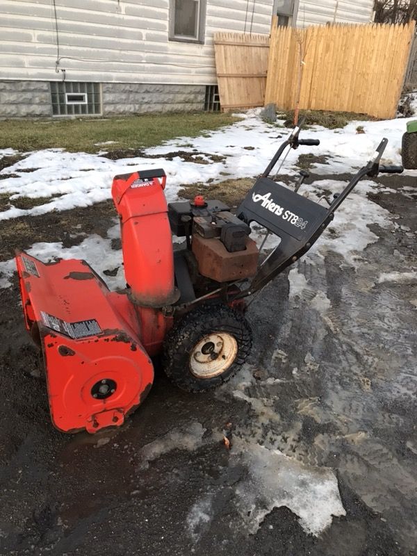 Ariens Snowblower St824