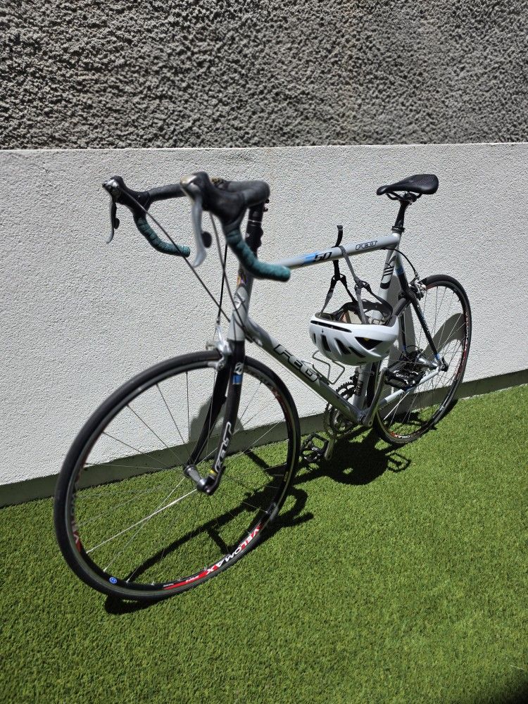 Felt F50 Road Bike 64CM for Sale in San Diego, CA - OfferUp
