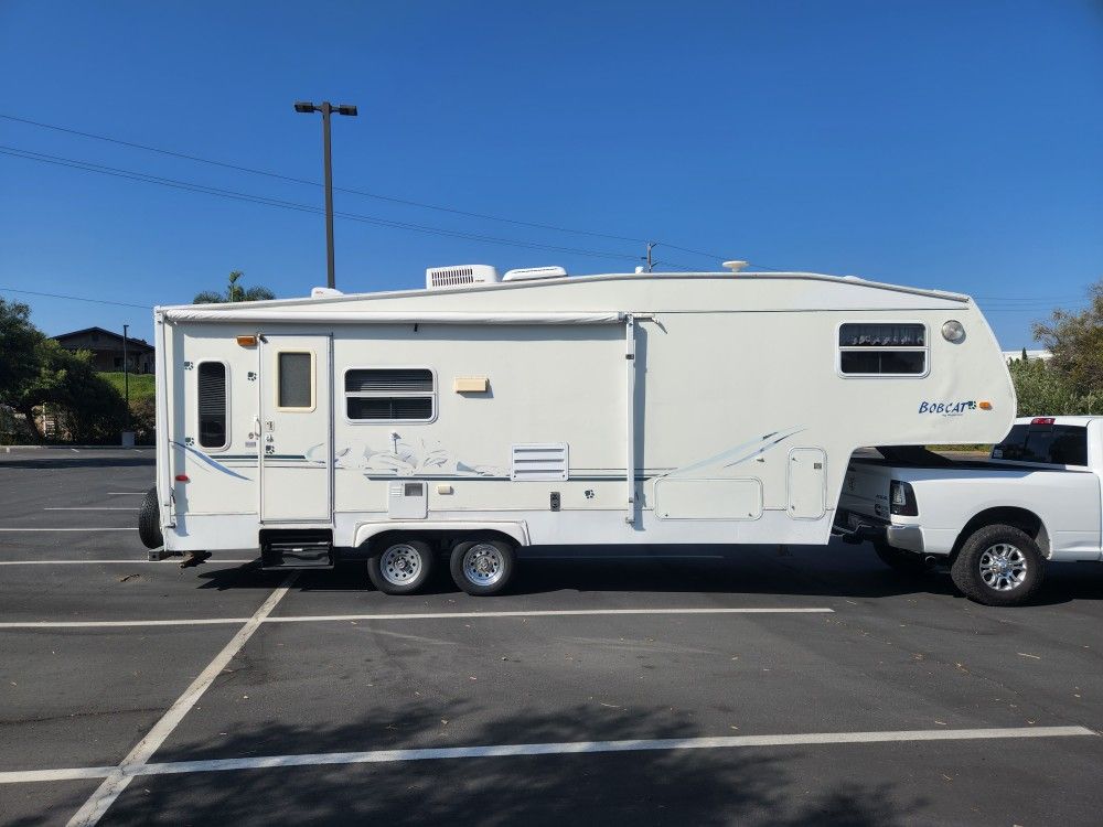 2002 Keystone Bobcat for Sale in Oceanside, CA - OfferUp