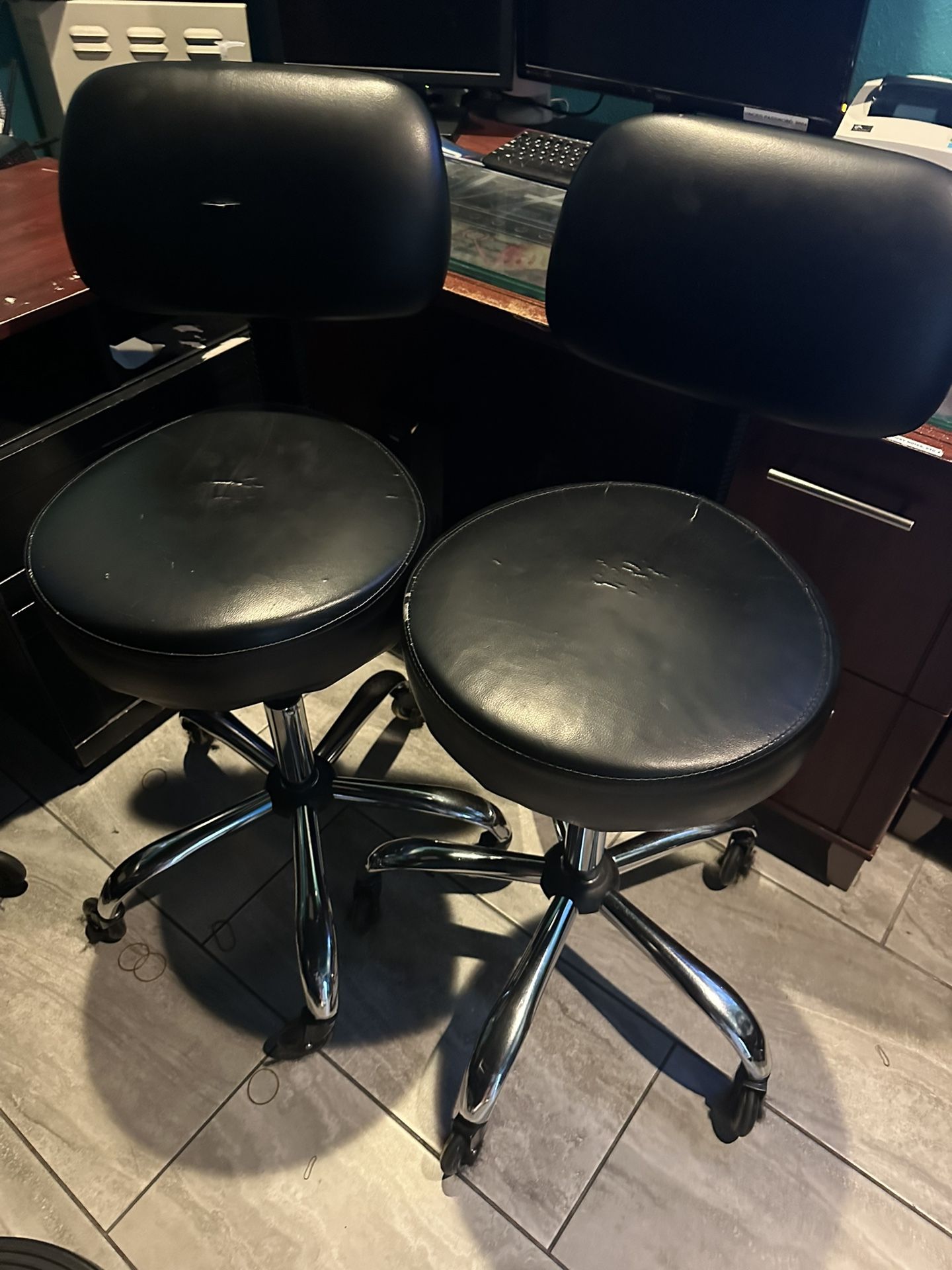 2 cushioned rolling bar stools - $35 for both for Sale in Las Vegas, NV ...