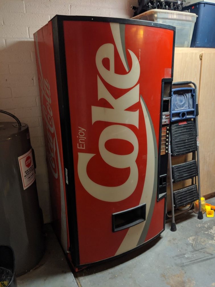 7' Coke Vending Machine Gun Safe (Does NOT Work) for Sale in Tempe, AZ ...