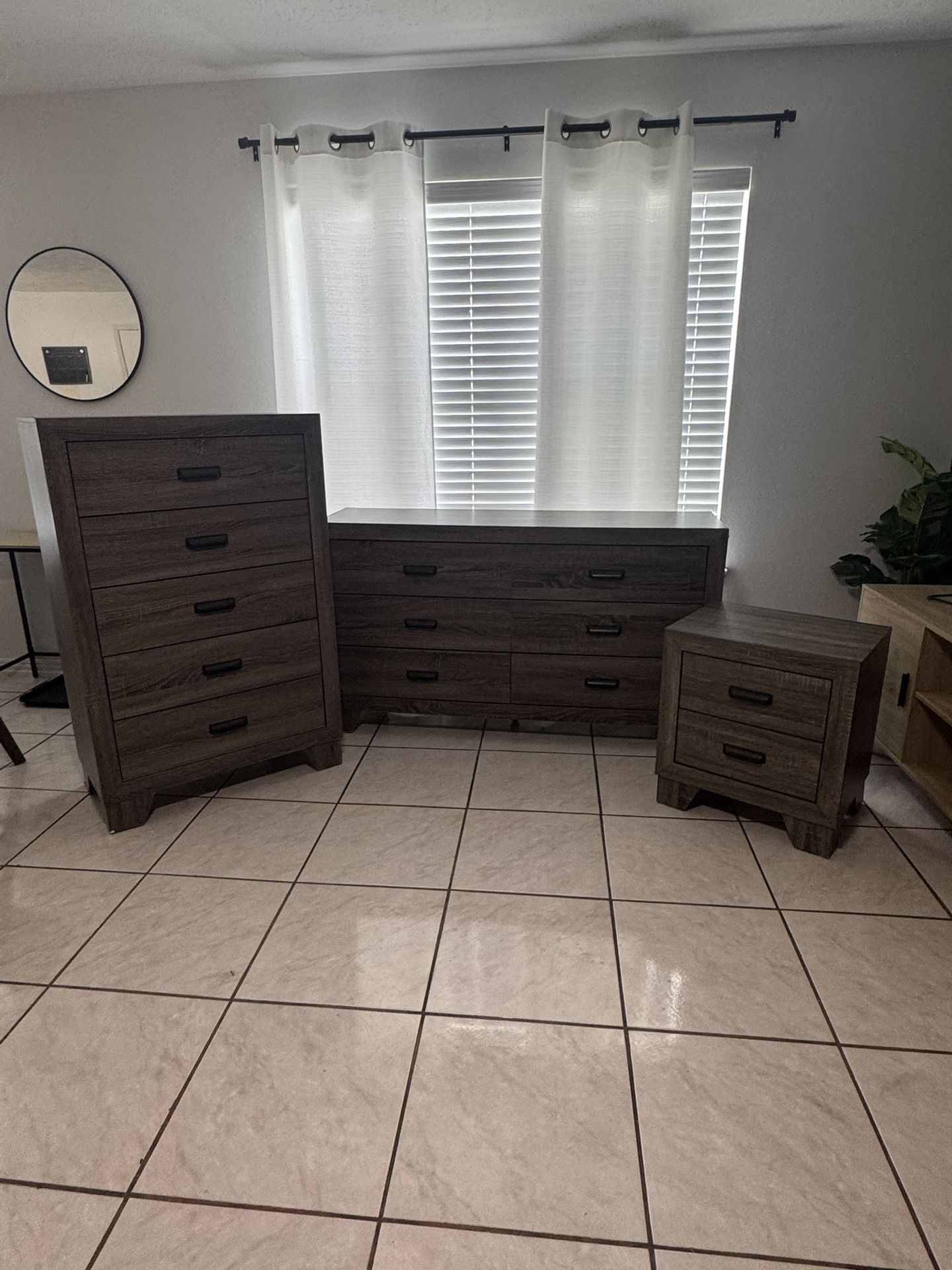 Bedroom Drawer Set for Sale in Katy, TX - OfferUp