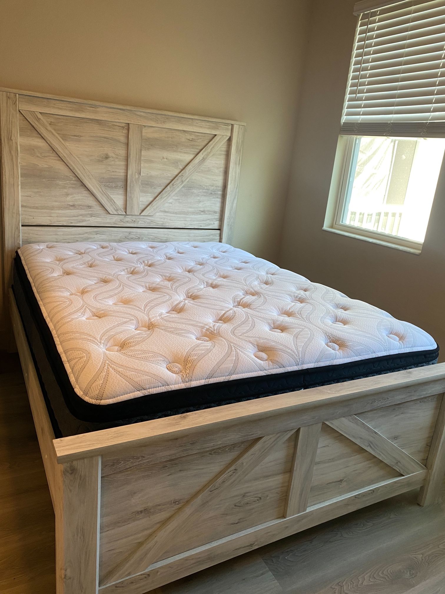 Queen Bedroom Set With Mattress And A Free 55 Inch Tv for Sale in ...