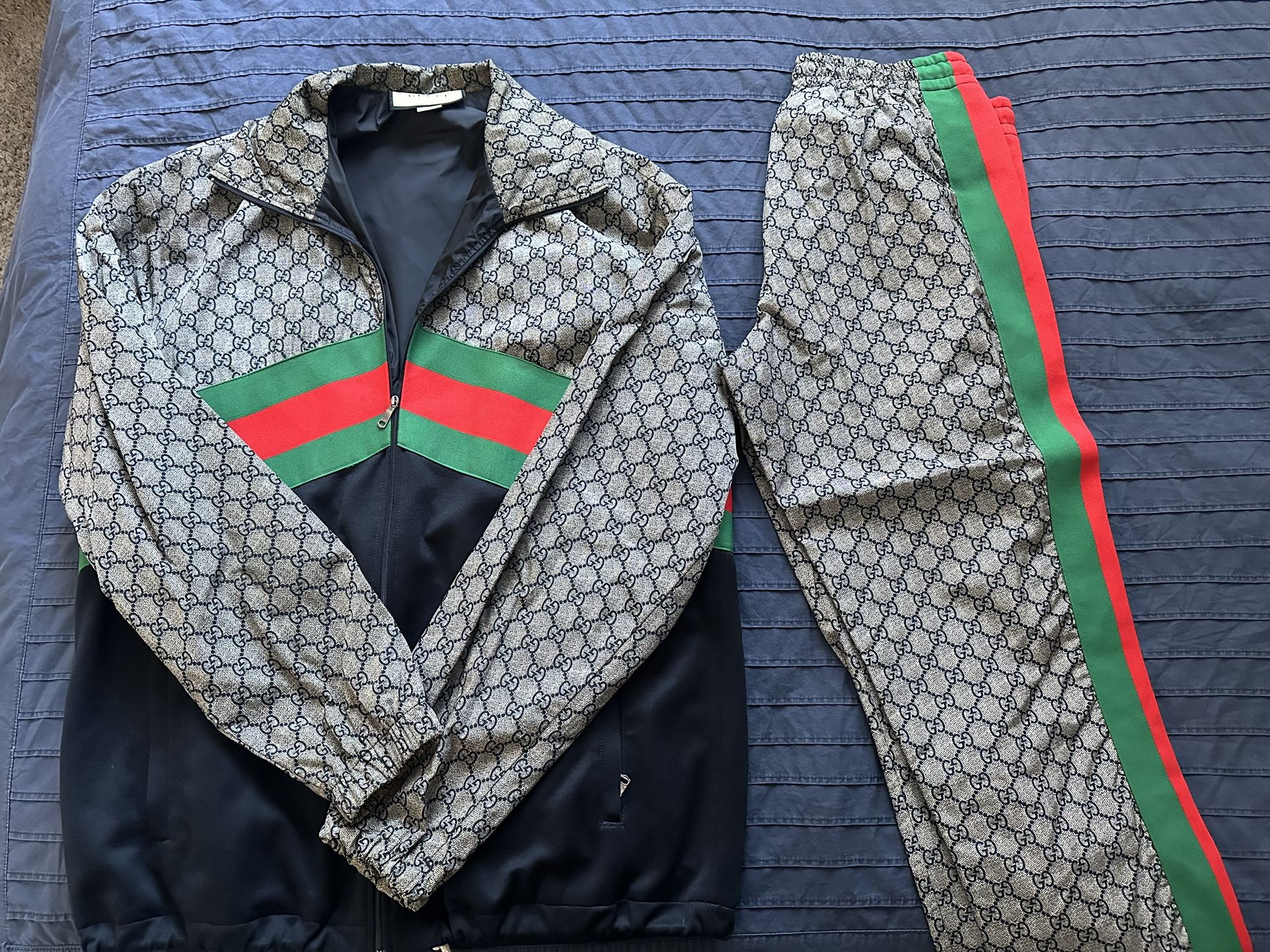 Gucci Tracksuit for Sale in Chula Vista, CA - OfferUp