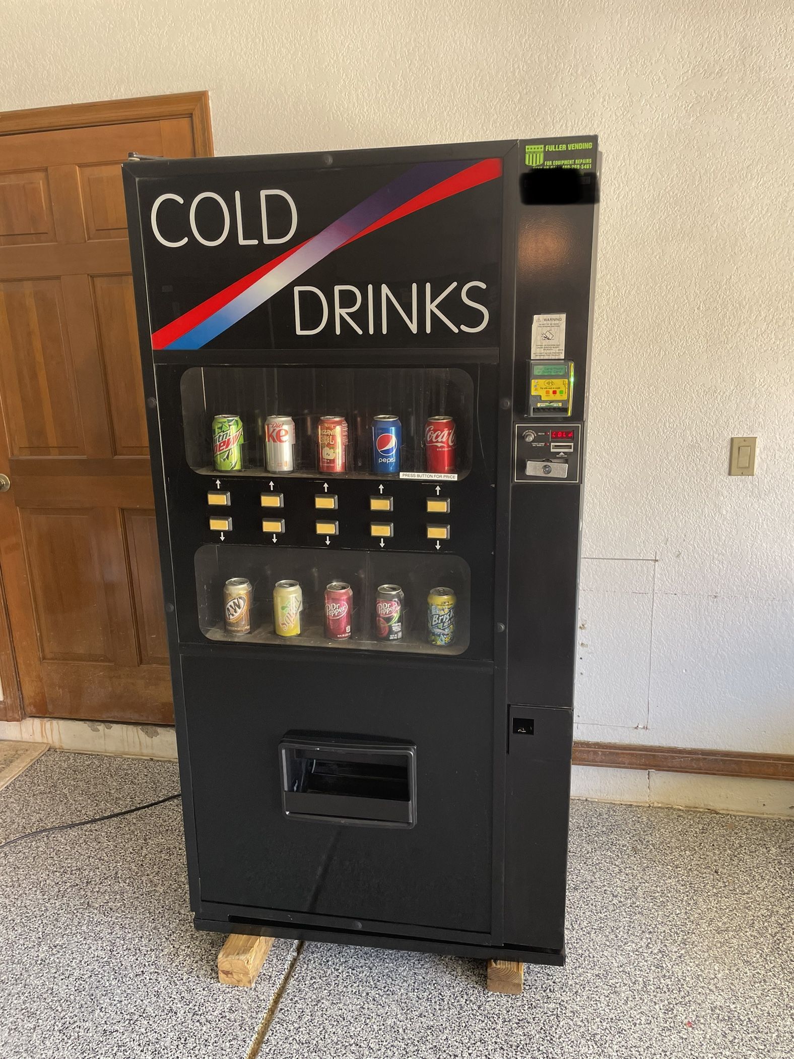 Soda Vending Machine With Card Reader for Sale in Mesa, AZ - OfferUp