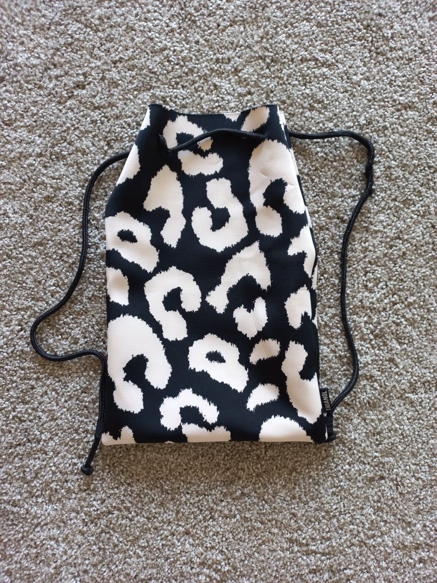 Triangl Bag for Sale in Redmond, WA - OfferUp