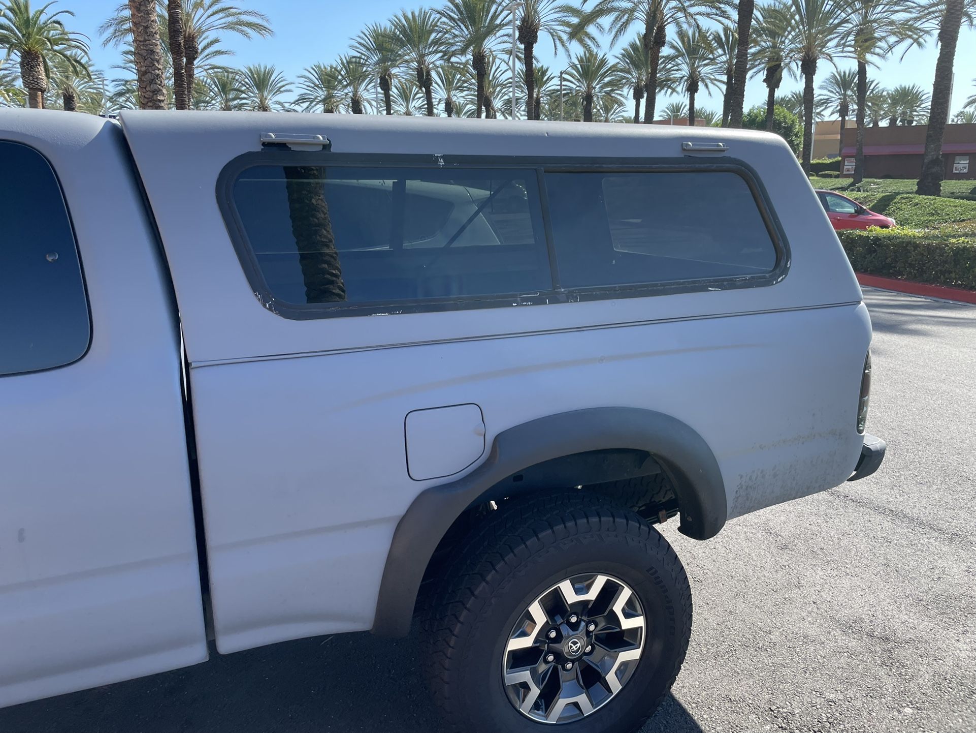 Camper Shell 1st Gen Tacoma for Sale in Santa Ana, CA - OfferUp