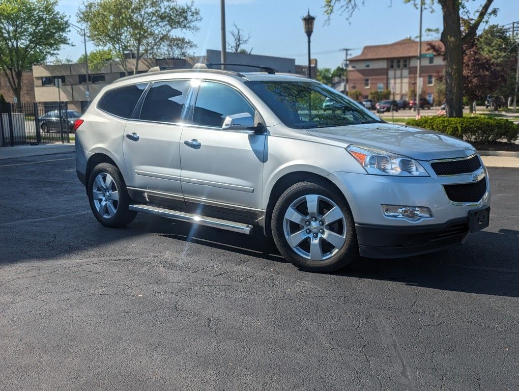 2011 Chevrolet Traverse for Sale in Oak Park, IL - OfferUp