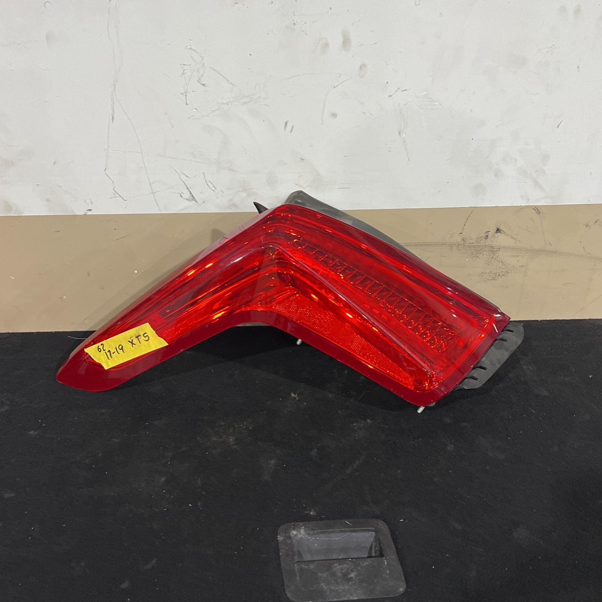 (62) 17-19 Cadillac Xt5 Left Taillight 2017 2018 2019 for Sale in Miami ...