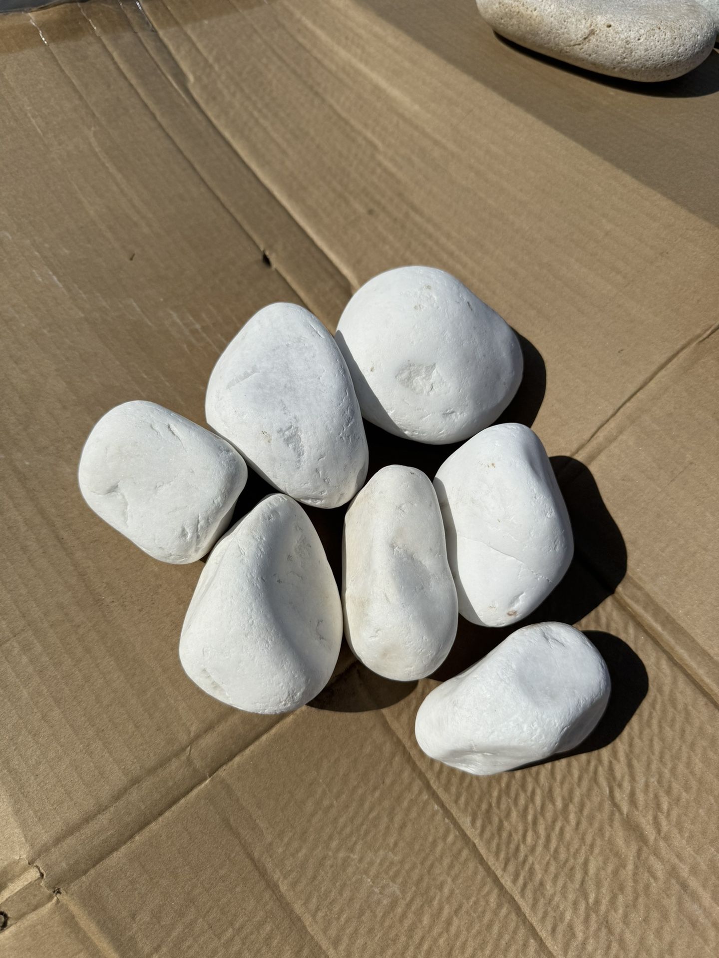 WHITE ROCKS Smooth And Rounded 50 Lbs Bags for Sale in Santee, CA - OfferUp