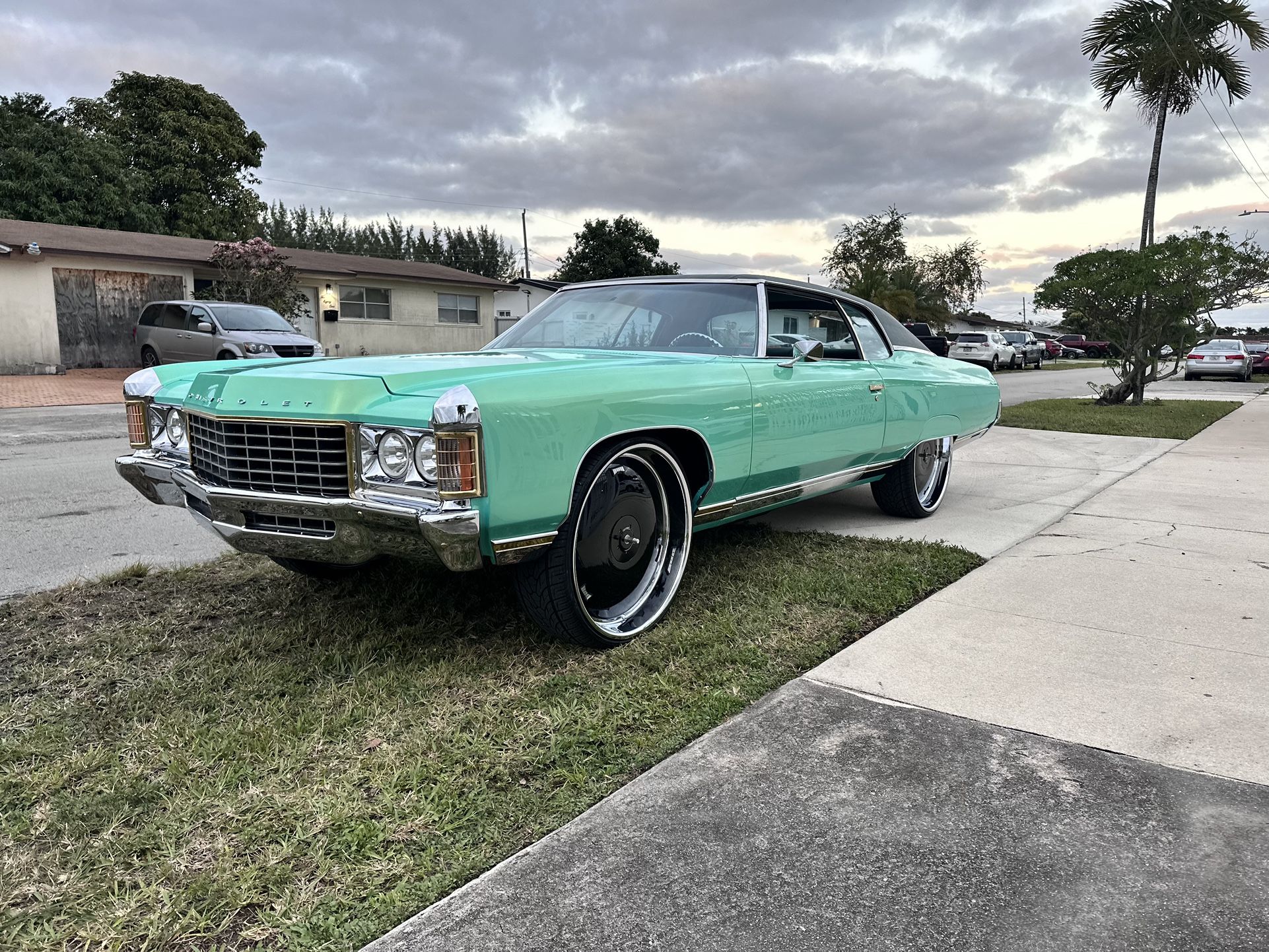 CAPRICE FOR SALE NO RIMS for Sale in Hialeah, FL - OfferUp