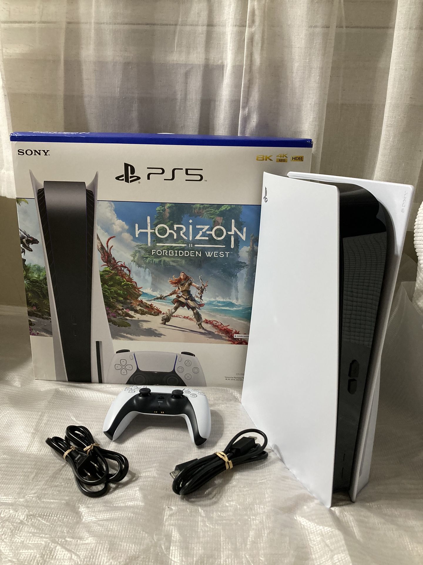 PS5, 825GB - Disc Edition: HORizON Forbidden West Bundle for Sale in ...