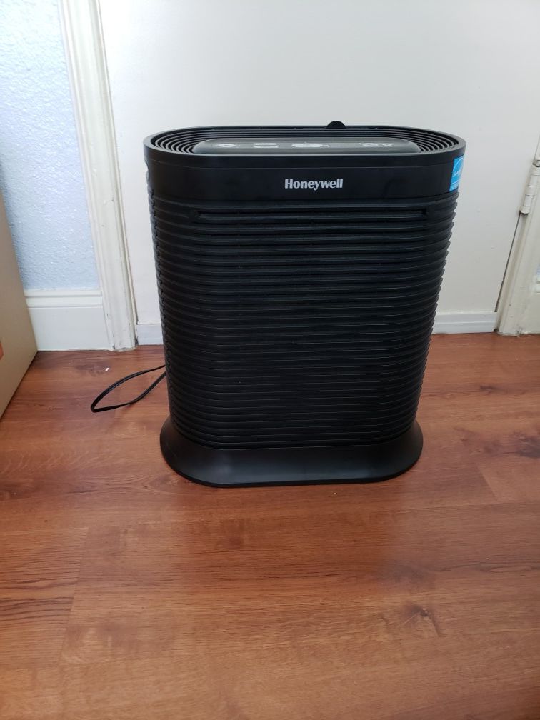 Honeywell Air Purifier for Sale in Houston, TX - OfferUp