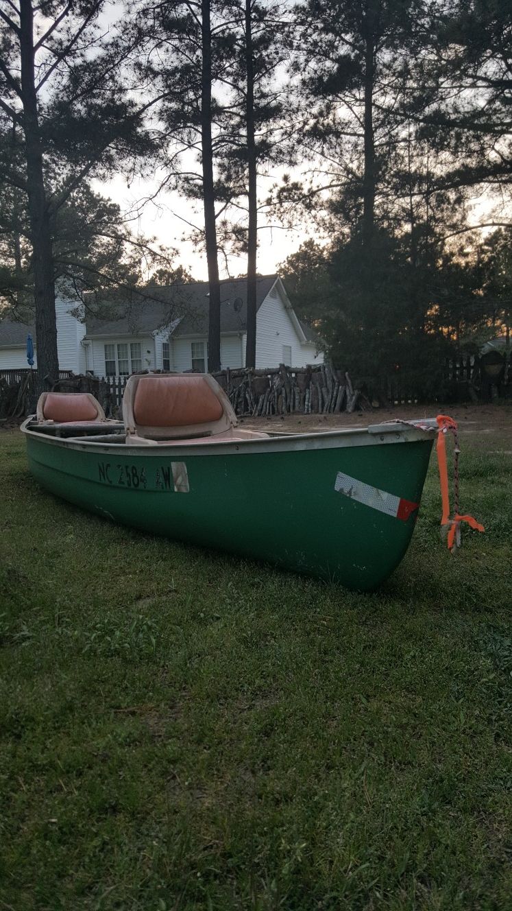 16ft Coleman Scanoe Flat Back Canoe. Great DEAL! for Sale in Creedmoor ...